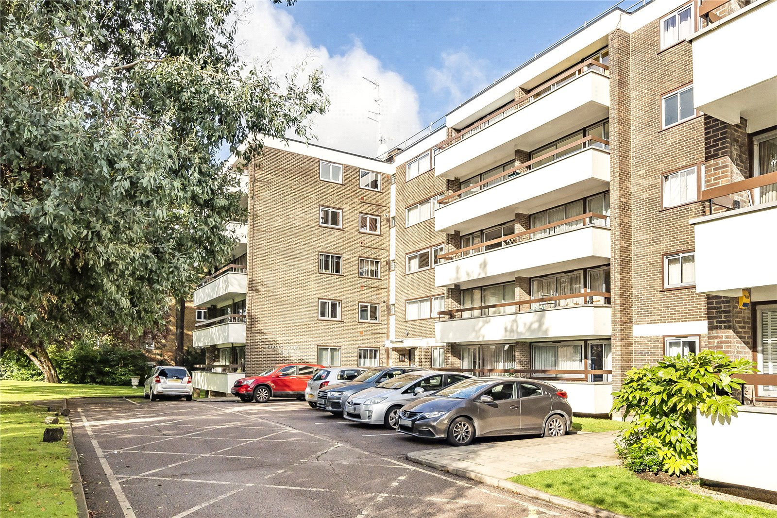 Barnes Court, Station Road | Hunters Barnet